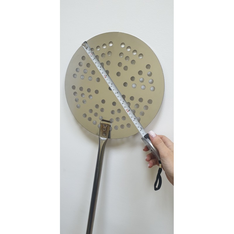Round perforated shovel for wood-burning oven